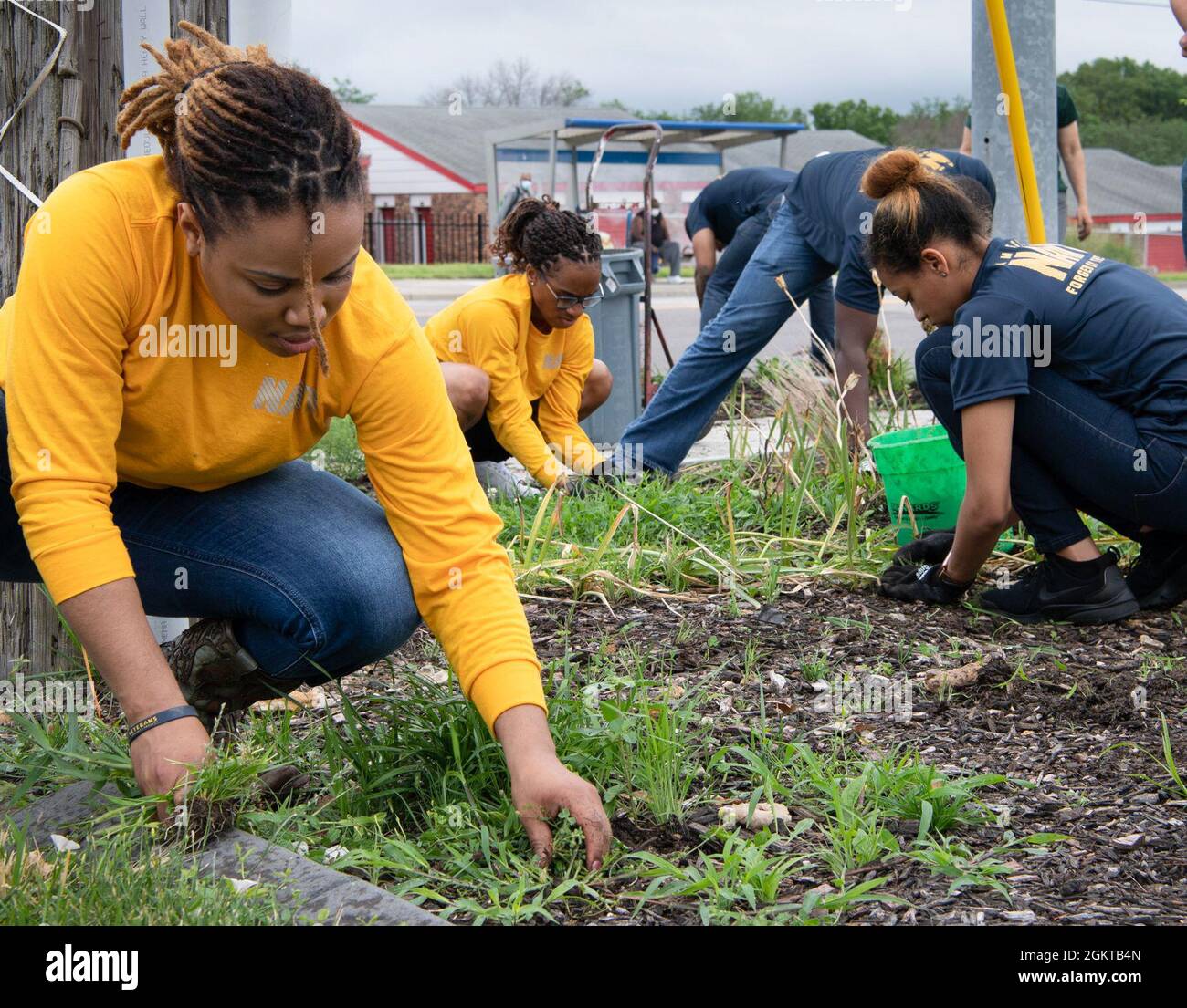Sailors assigned to USS Harry S. Truman (CVN 75) and USS Constitution ...