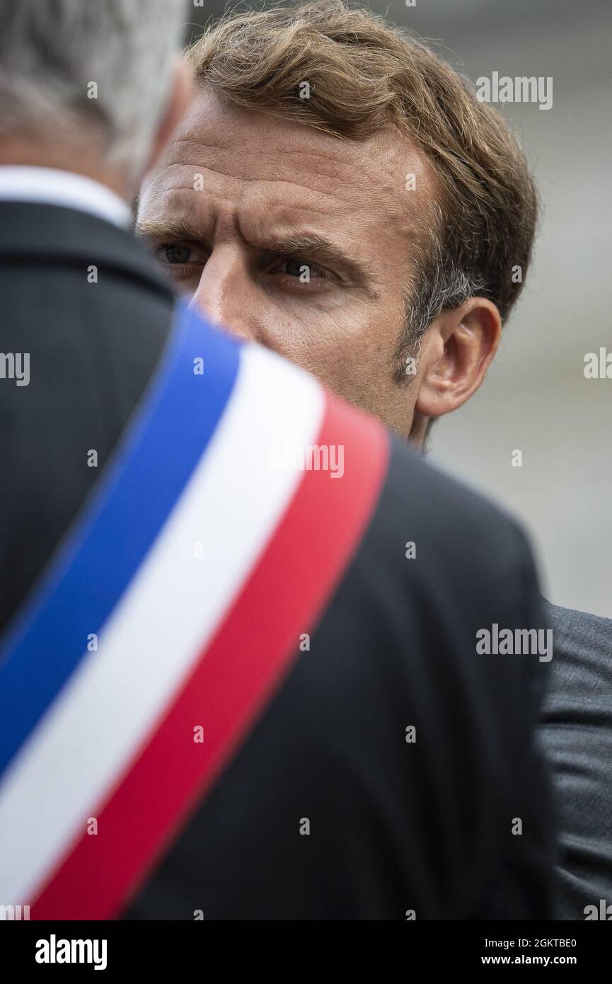 Portrait : French President Emmanuel Macron (With a tricolor mayor's ...
