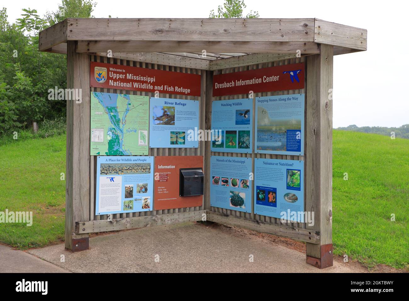 The park of Dresbach Welcome Center by Mississippi River along ...