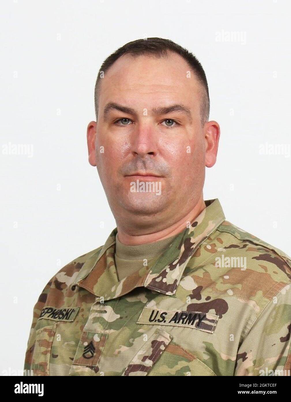 Far East District Commander, COL Christopher Crary, presents SSG ...