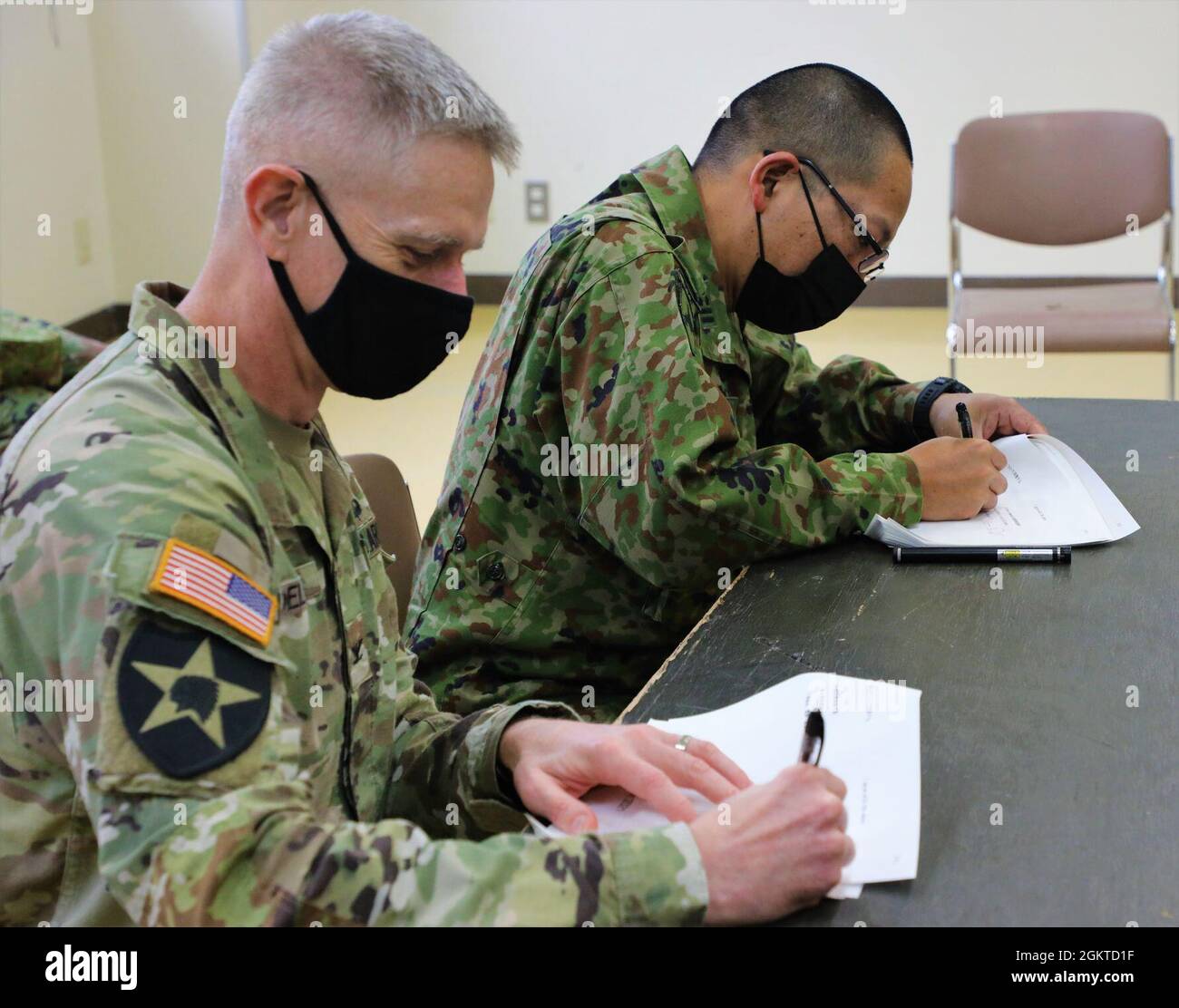 Col. Cory Delger, U.S. Army Japan deputy chief of staff, and Col ...