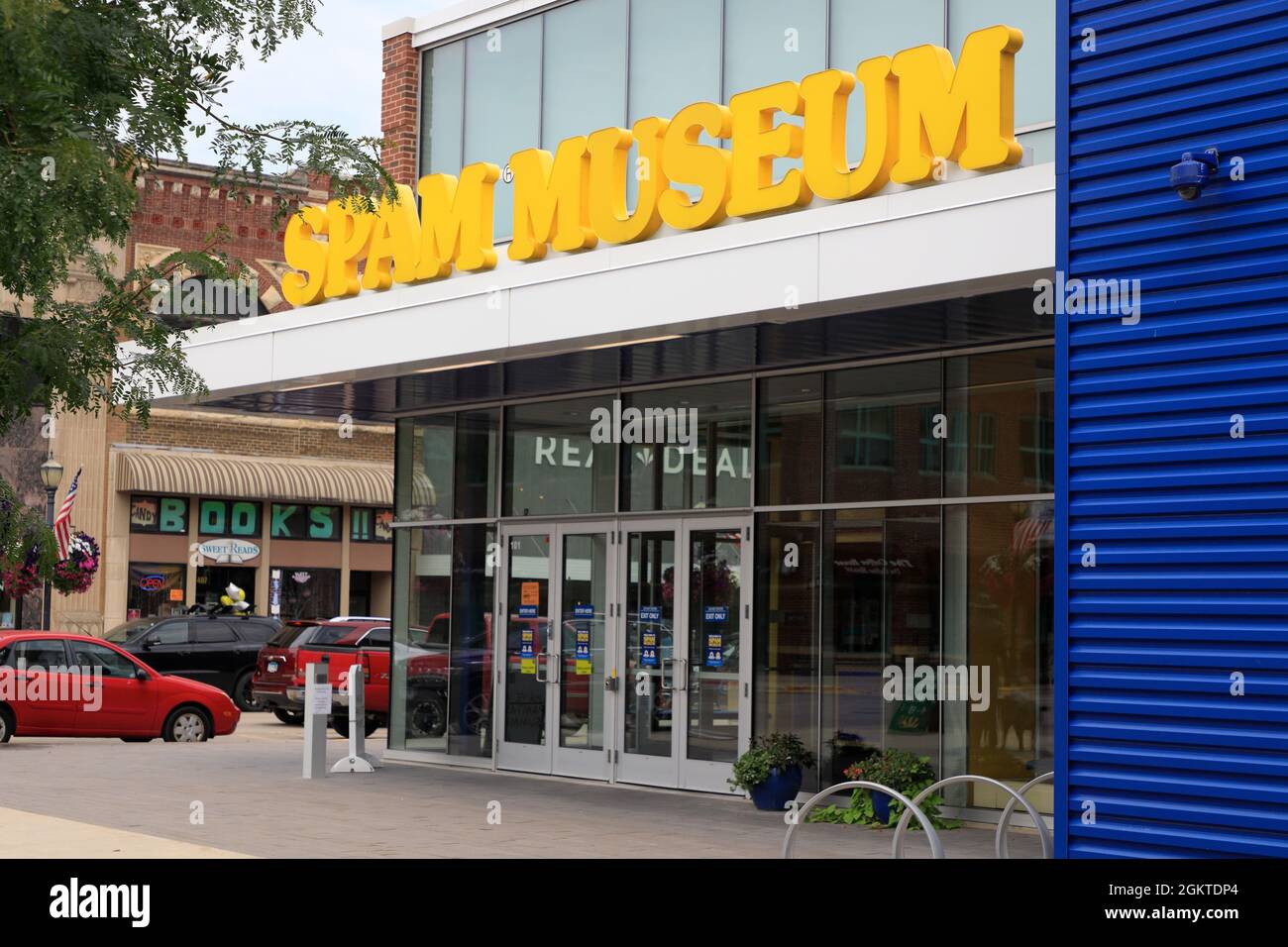 Spam Museum with farmer and pigs statue.Austin.Minnesota.USA Stock ...