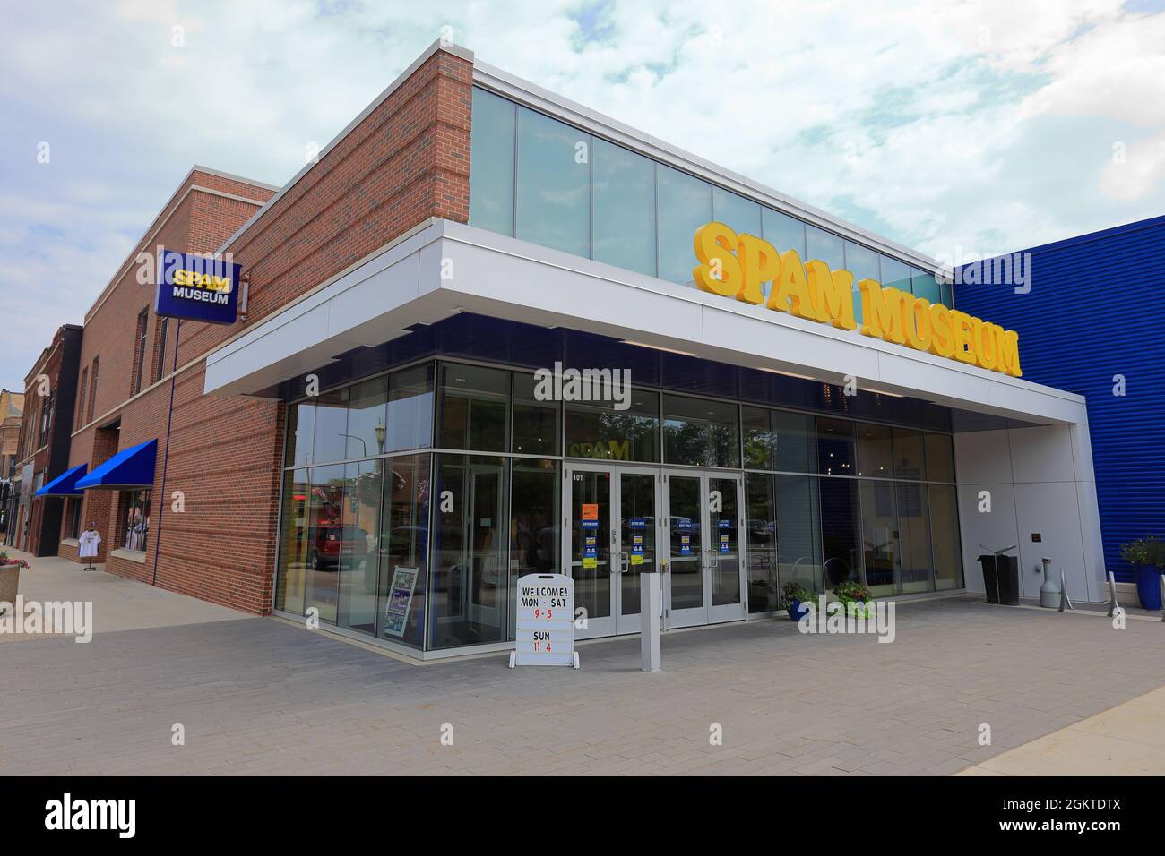 Spam Museum with farmer and pigs statue.Austin.Minnesota.USA Stock ...