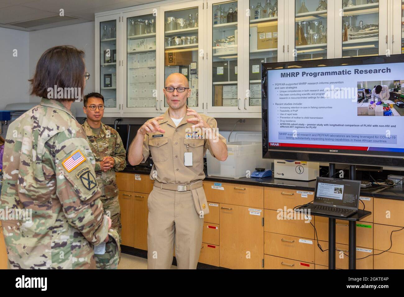 MAJ David Chang and Captain Sean Cavanaugh brief Brigadier General ...
