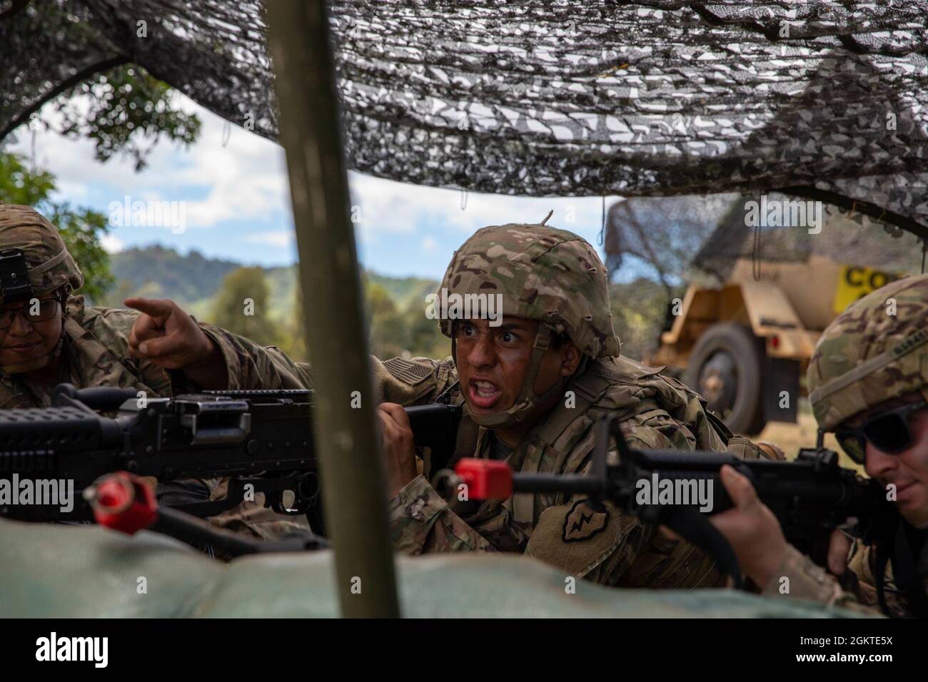 Soldiers with the 569 Quartermaster Company, 25th Division Sustainment ...