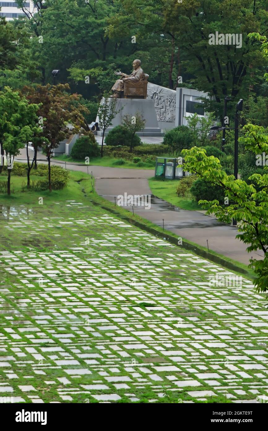 Statue of Yi Si-yeong former Vice President of Korea in Namsan in the ...