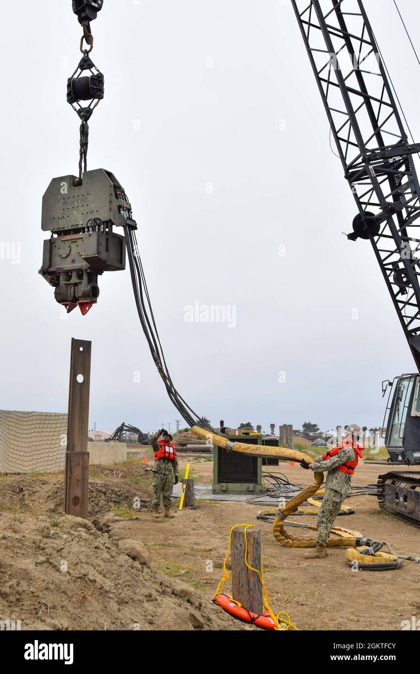 Port damage repair hi-res stock photography and images - Alamy
