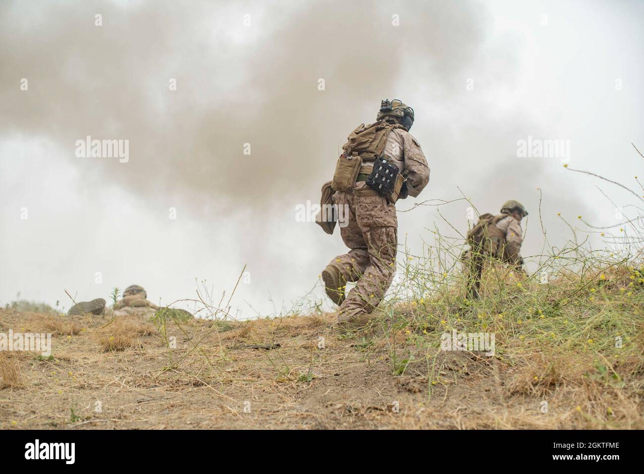 U.S. Marines with Combat Engineer Platoon, Headquarters and Service ...