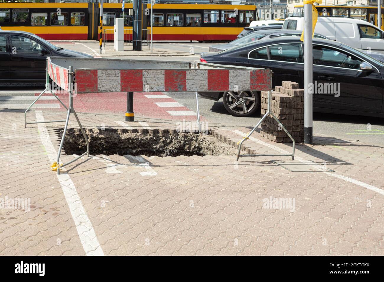 Excavation fencing. Protective barriers and fences during construction ...