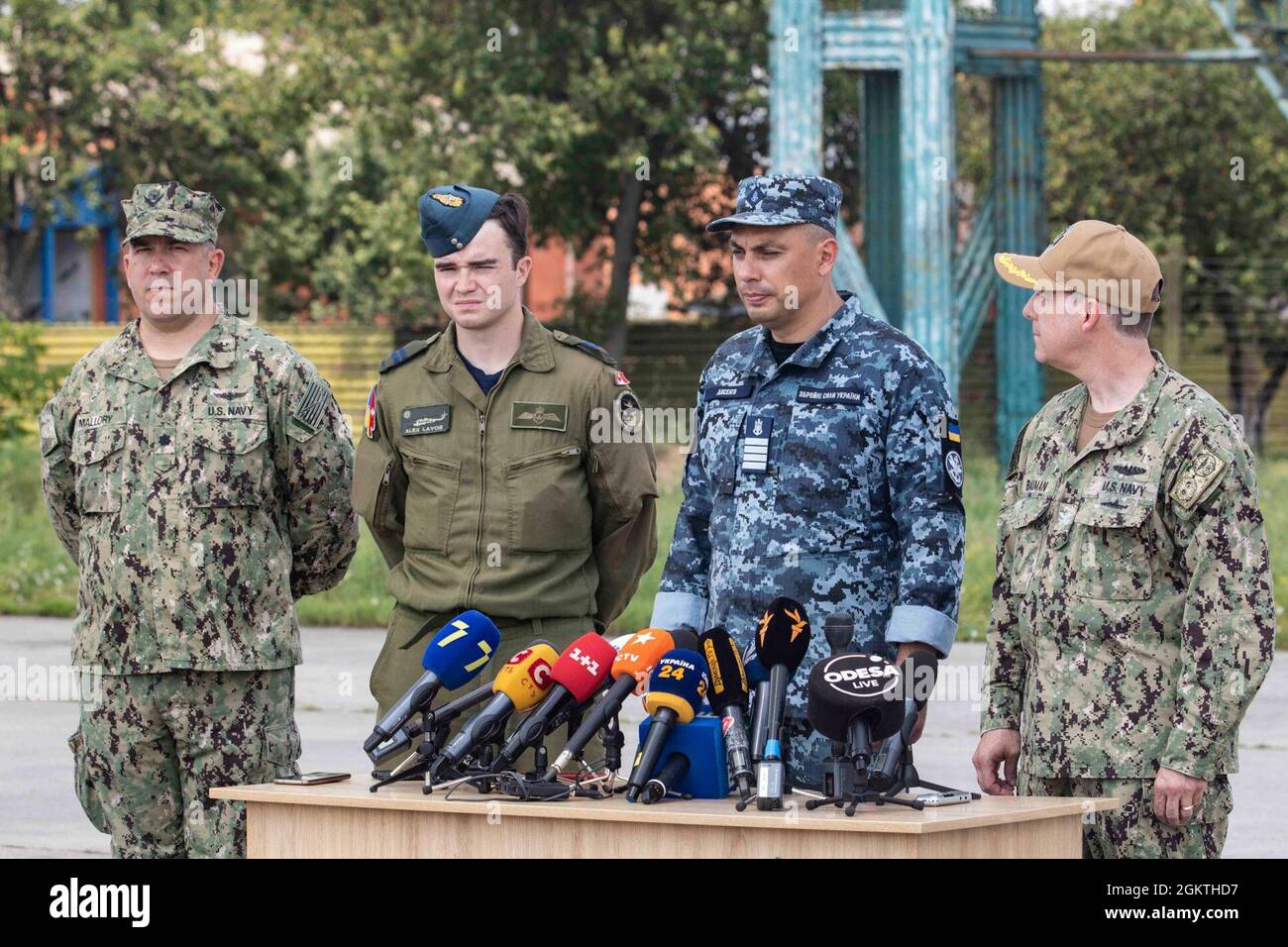 210630-N-BM428-0611 MYKOLAIV MILITARY AIRBASE, Ukraine (June 30, 2021 ...
