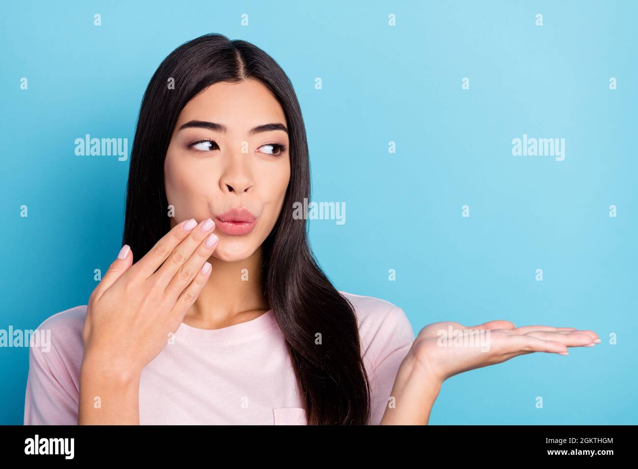 Photo of young girl amazed look display hand object advert promotion ...