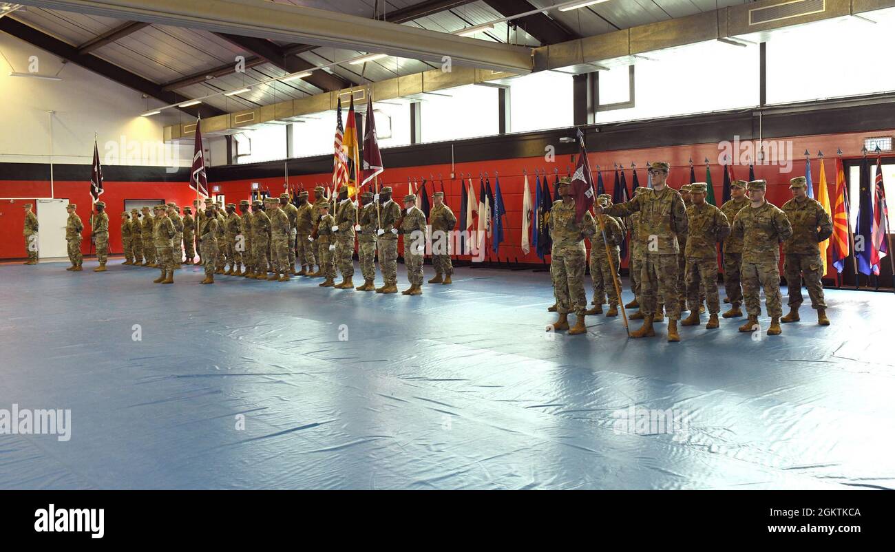 Troop formations hi-res stock photography and images - Alamy