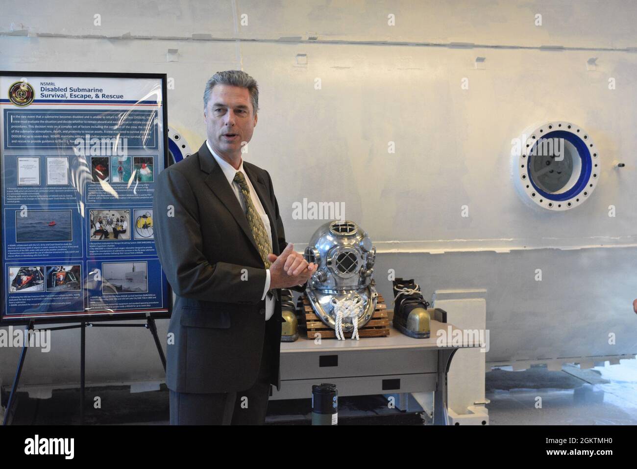 Hyperbaric Chamber High Resolution Stock Photography and Images - Alamy