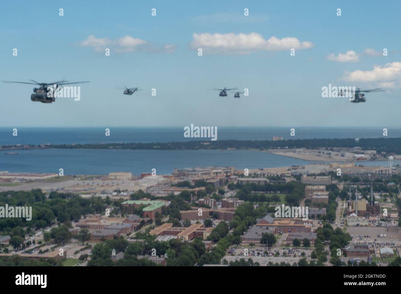 210630-N-CO784-1920 NORFOLK (June 30, 2021) MH-53E Sea Dragon ...