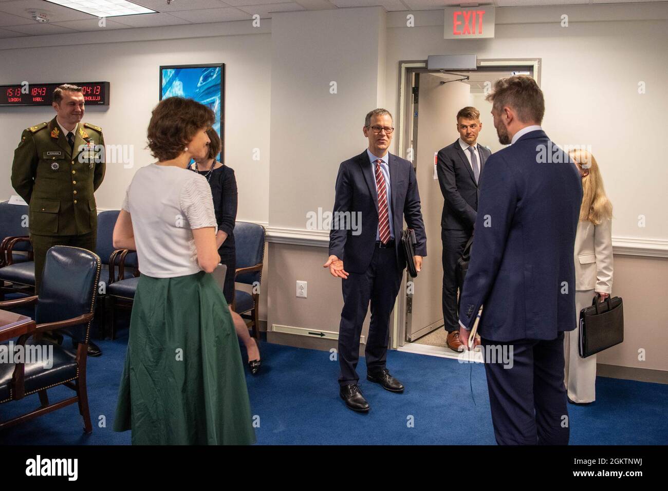 Dr colin kahl hi-res stock photography and images - Alamy