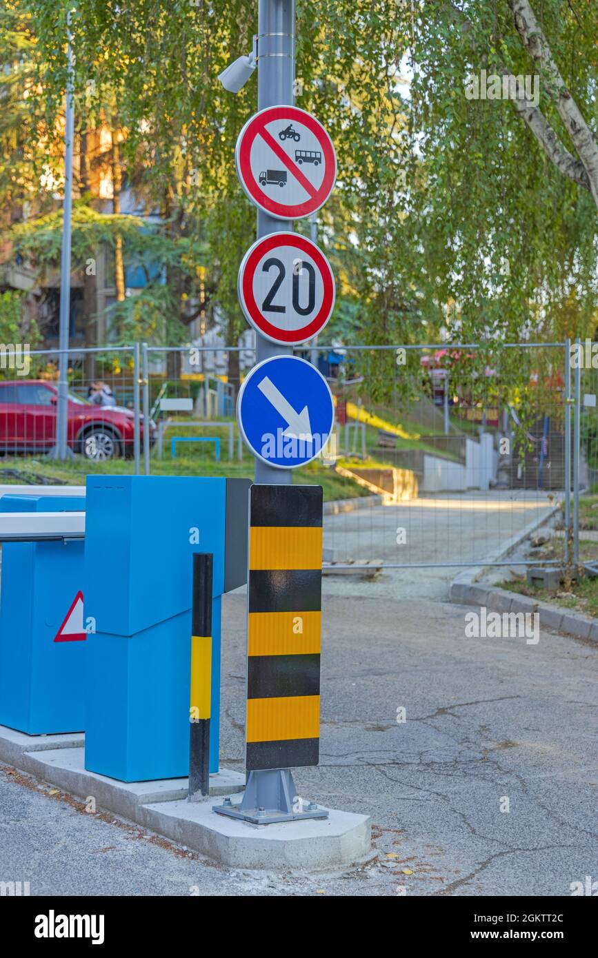 Road Signs Speed Limit Direction Arrow at Traffic Pole Stock Photo - Alamy