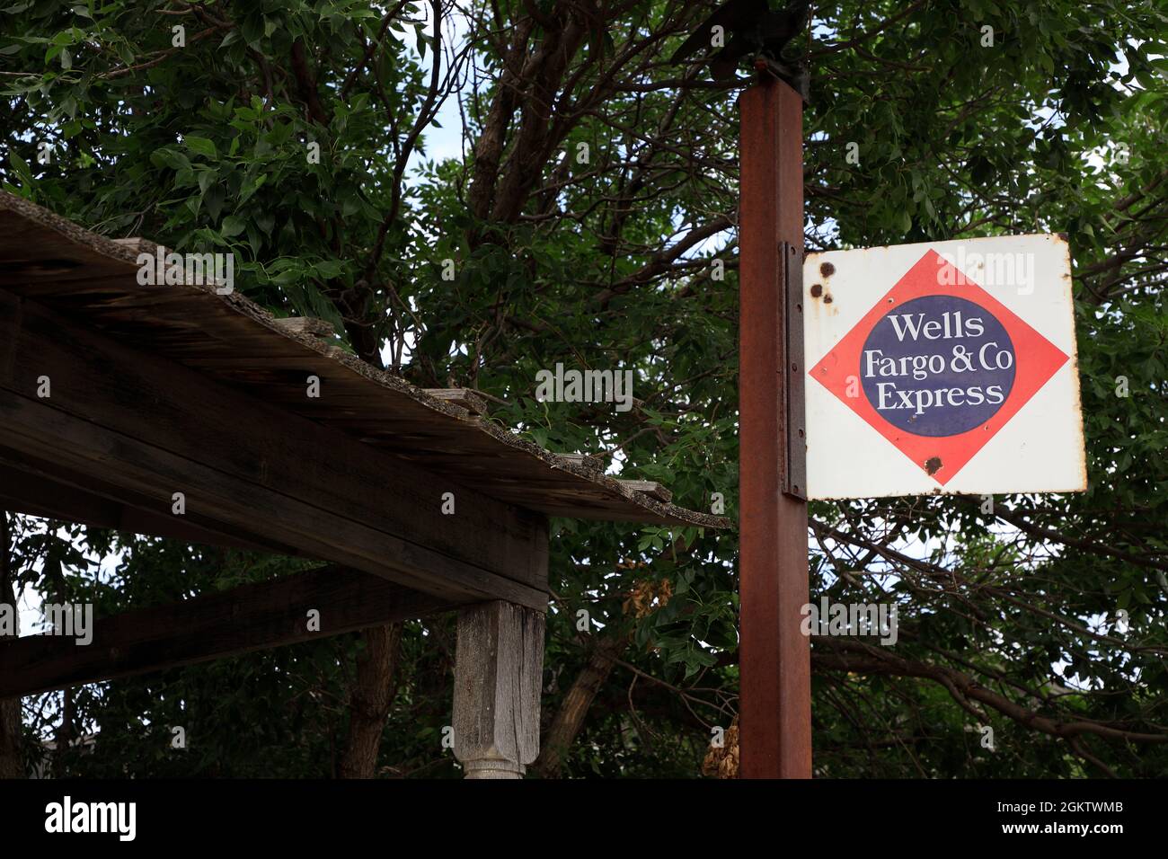 Wells fargo express hi-res stock photography and images - Alamy