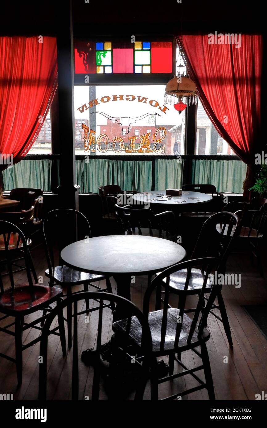 Wild west saloon interior hi-res stock photography and images - Alamy