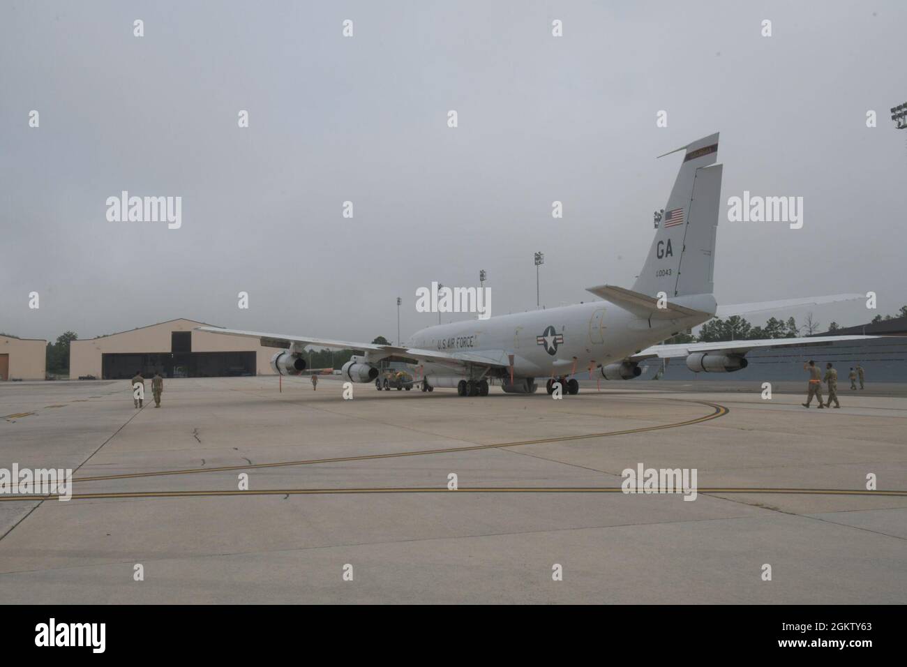 U.S. Airmen with the 116th Air Control Wing, Georgia Air National Guard ...