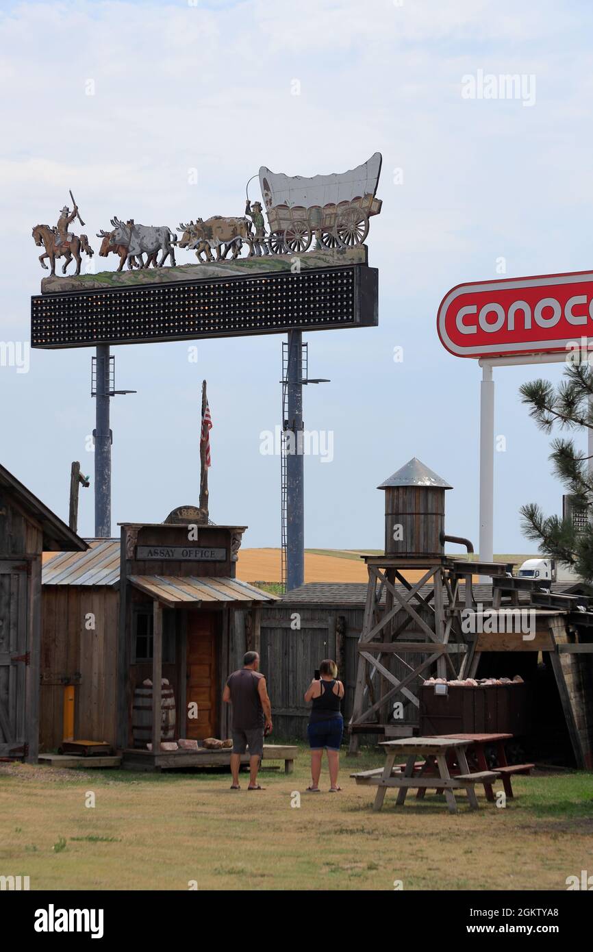 Historical conoco gas station hi-res stock photography and images - Alamy
