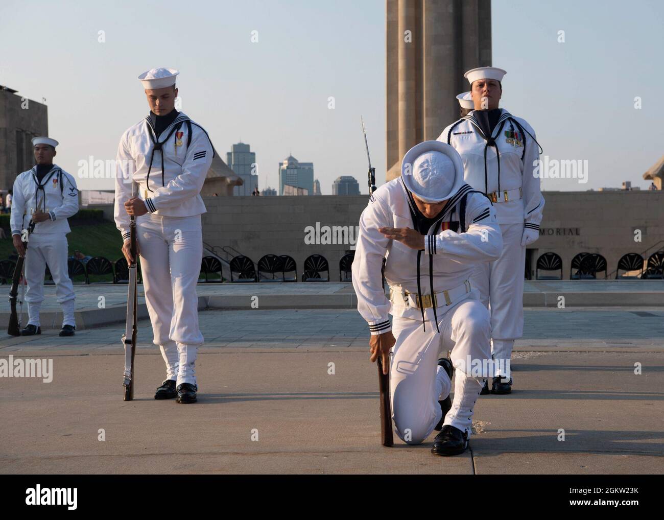 Members us navy ceremonial guard hi-res stock photography and images - Alamy