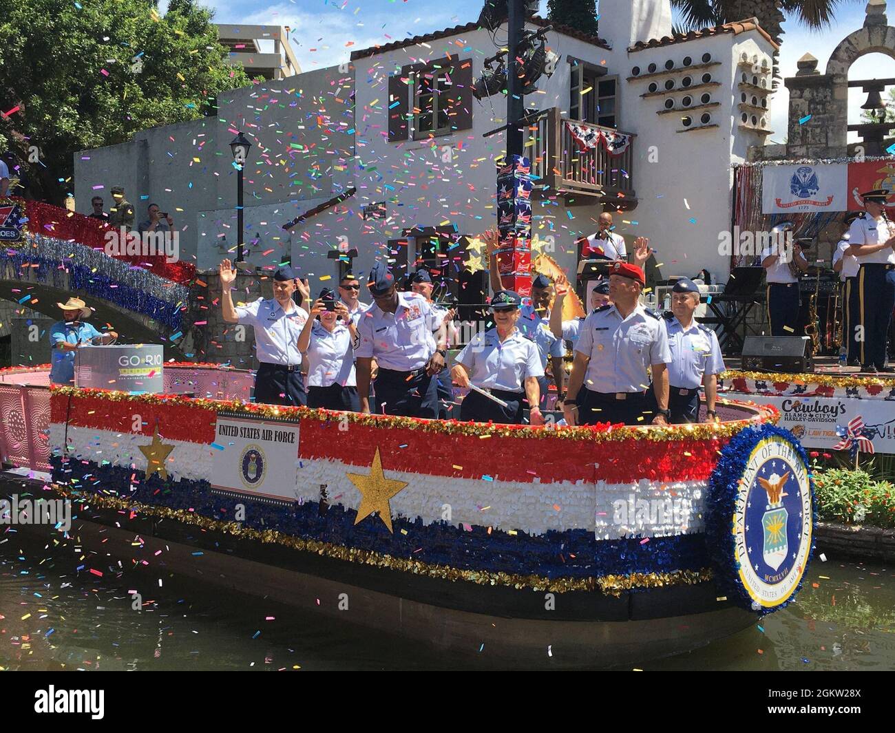 Gladiators parade hi-res stock photography and images - Alamy