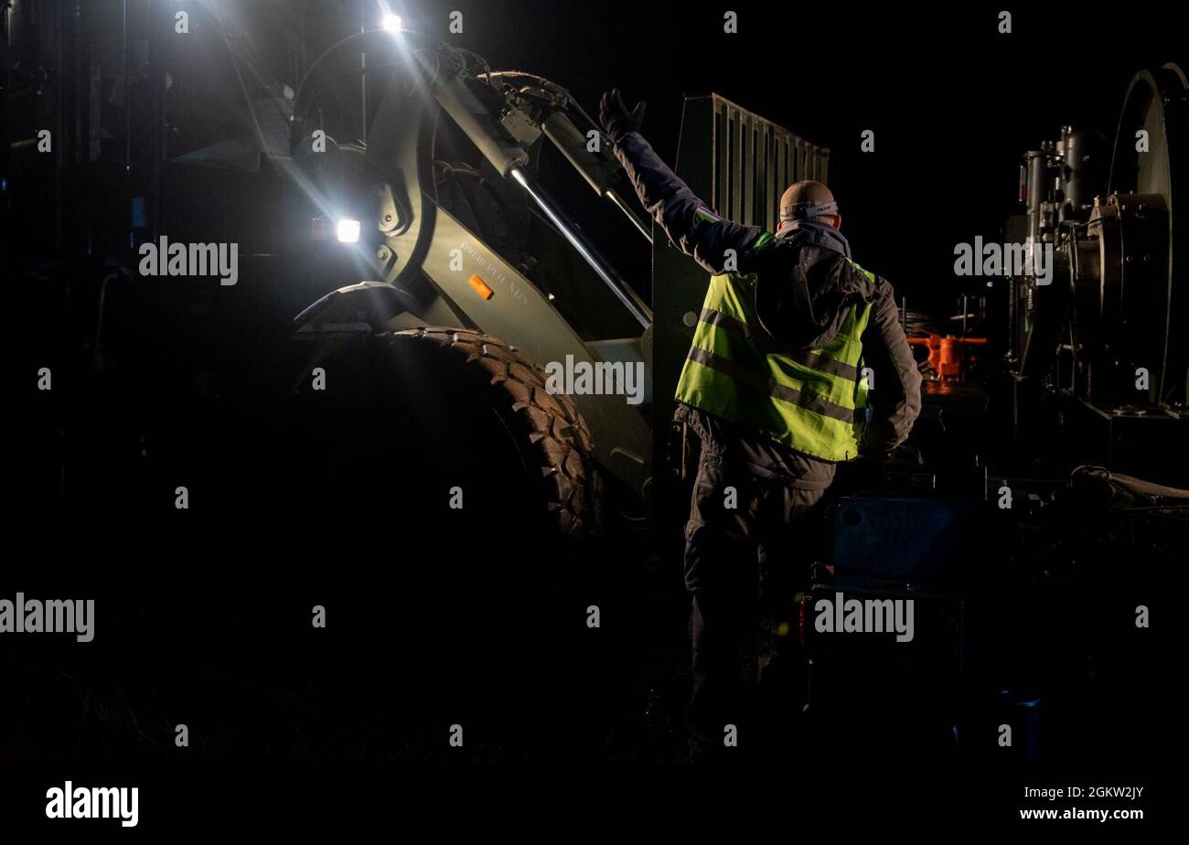 The mobile aircraft arresting system hi-res stock photography and ...