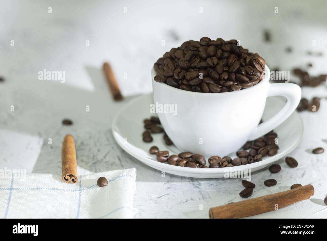 Roasted coffee beams hi-res stock photography and images - Alamy