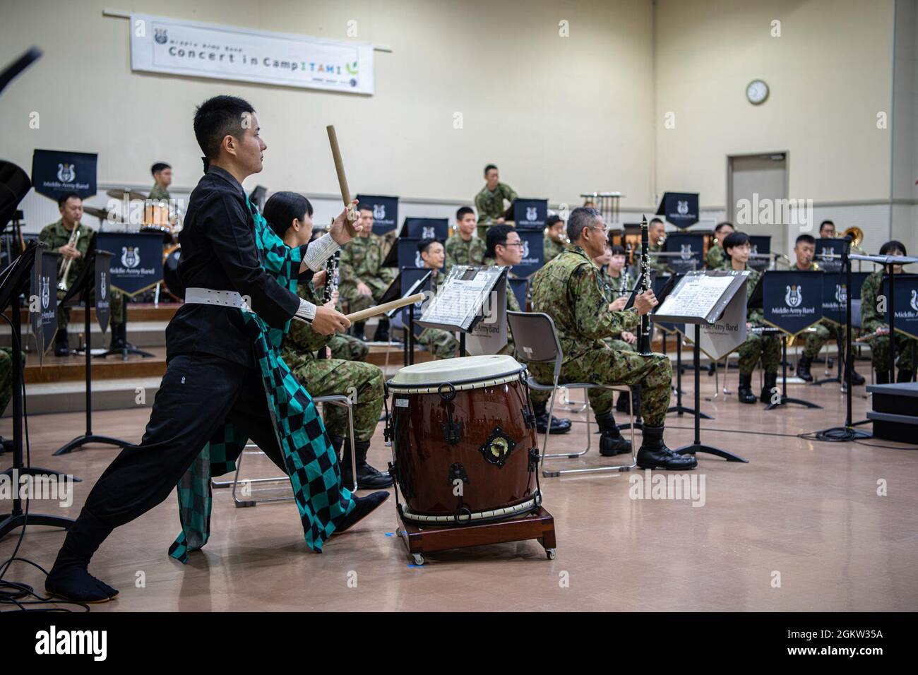 Members of the Japanese Ground Self-Defense Force (JGSDF) Middle Army ...