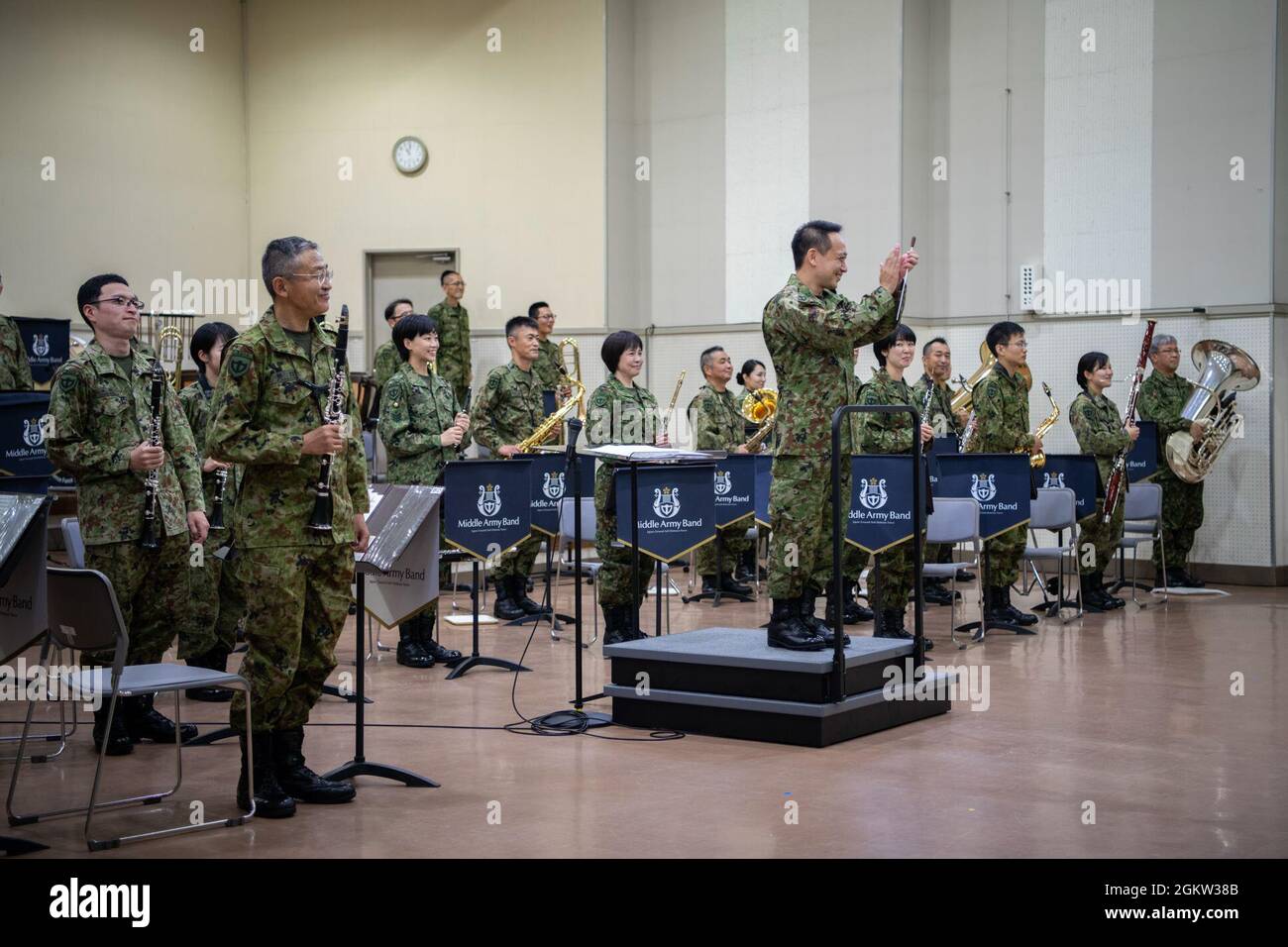 Members of the Japanese Ground Self-Defense Force (JGSDF) Middle Army ...