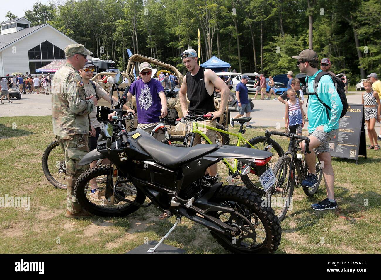 Cyclists are introduced to an Army Zero FX Z-Force 5.7 Electric ...