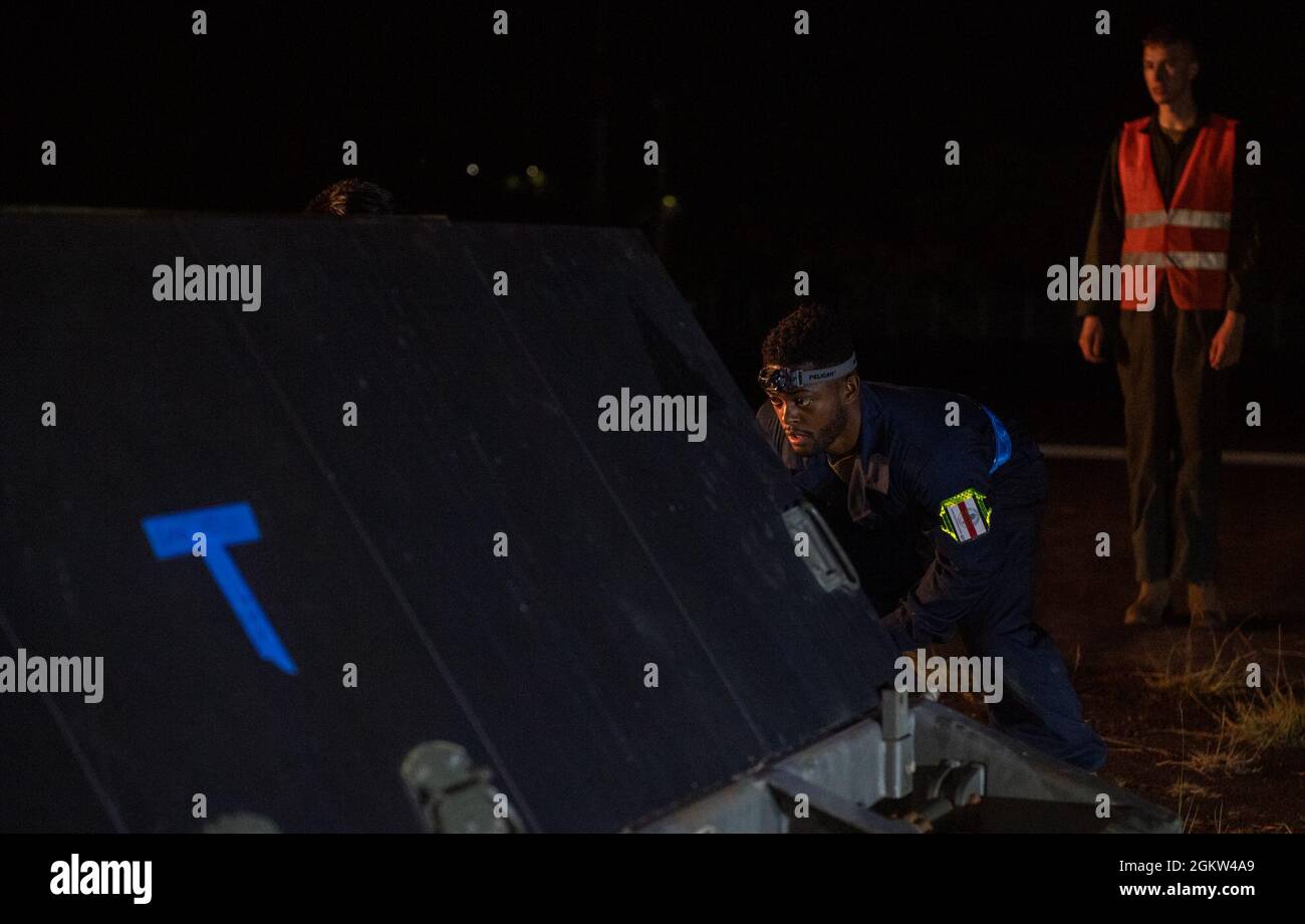 Staff Sgt. Robert Kelly, 474th Expeditionary Operations Support ...