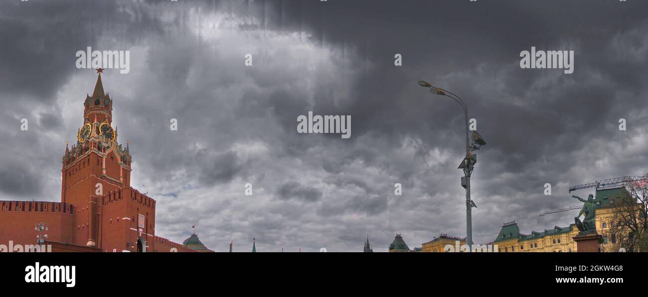The Spasskaya Tower of the Moscow Kremlin on Red Square, with huge ...