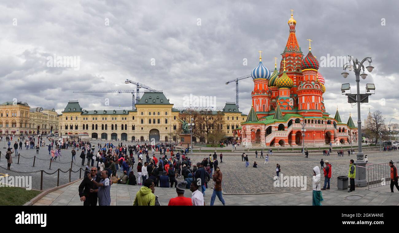 KREMLIN SQUARE , MOSCOW , RUSSIA - APRIL 27TH 2018 : View of Moscow Red ...