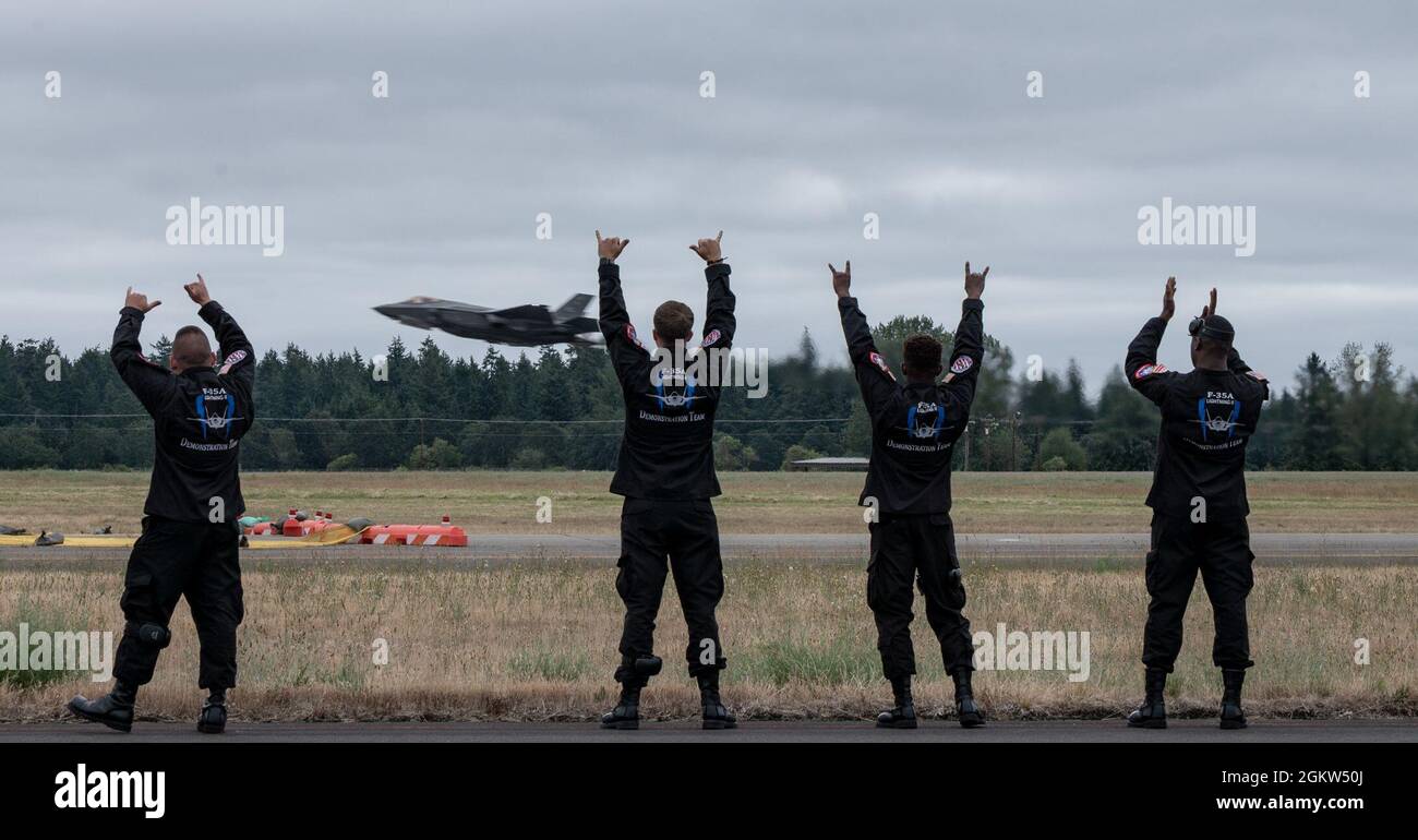 Members of the U.S. Air Force's F-35A Lightning II Demonstration Team ...