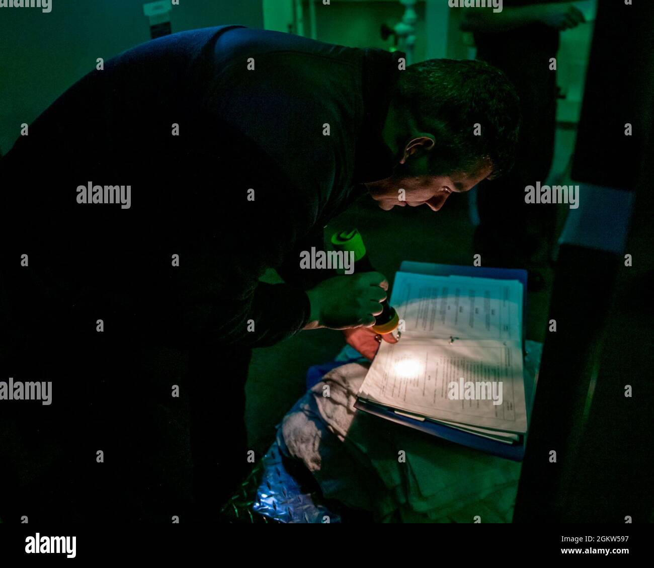 210705-N-HG846-2031 TASMA SEA (July 5, 2021) – Sonar Technician 1st ...