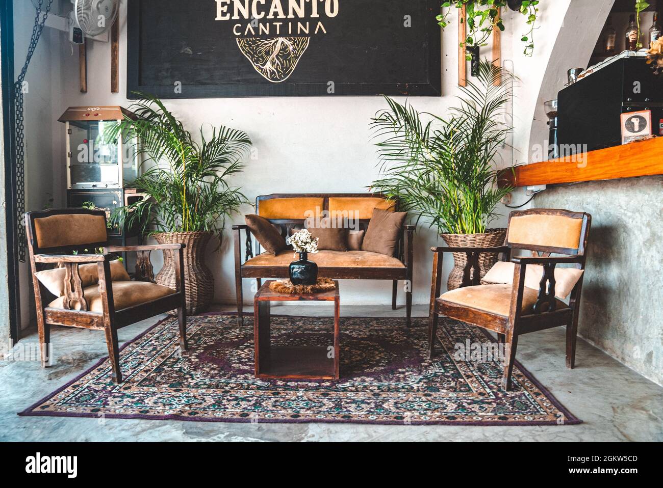 Restaurant name board hi-res stock photography and images - Alamy