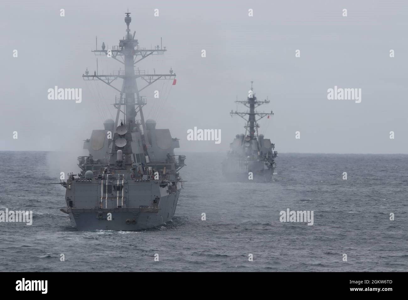 210706-N-LB955-1002 PACIFIC OCEAN (July 6, 2021) Arleigh Burke-class ...