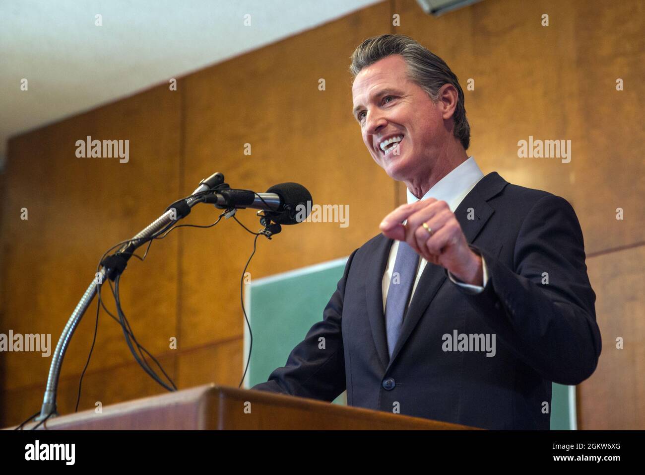 Gavin newsom 2021 hi-res stock photography and images - Alamy