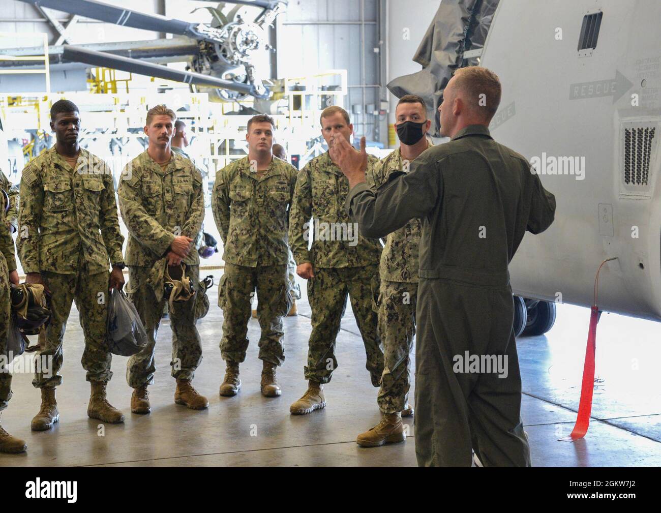 Sgt. Curtis Anglin from Marine Medium Tiltrotor Squadron (VMM) 774 ...