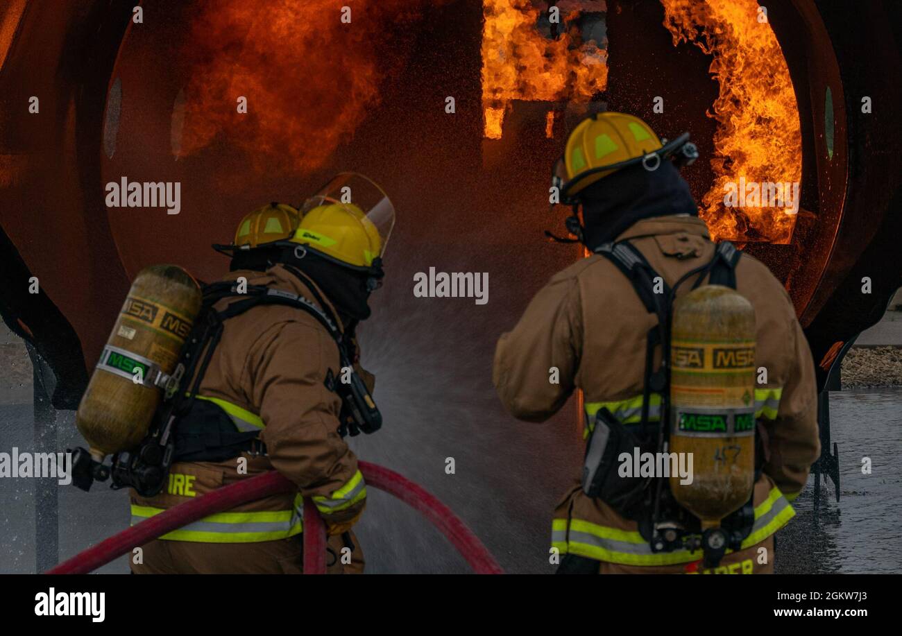 Aircraft firefighting procedures hi-res stock photography and images ...