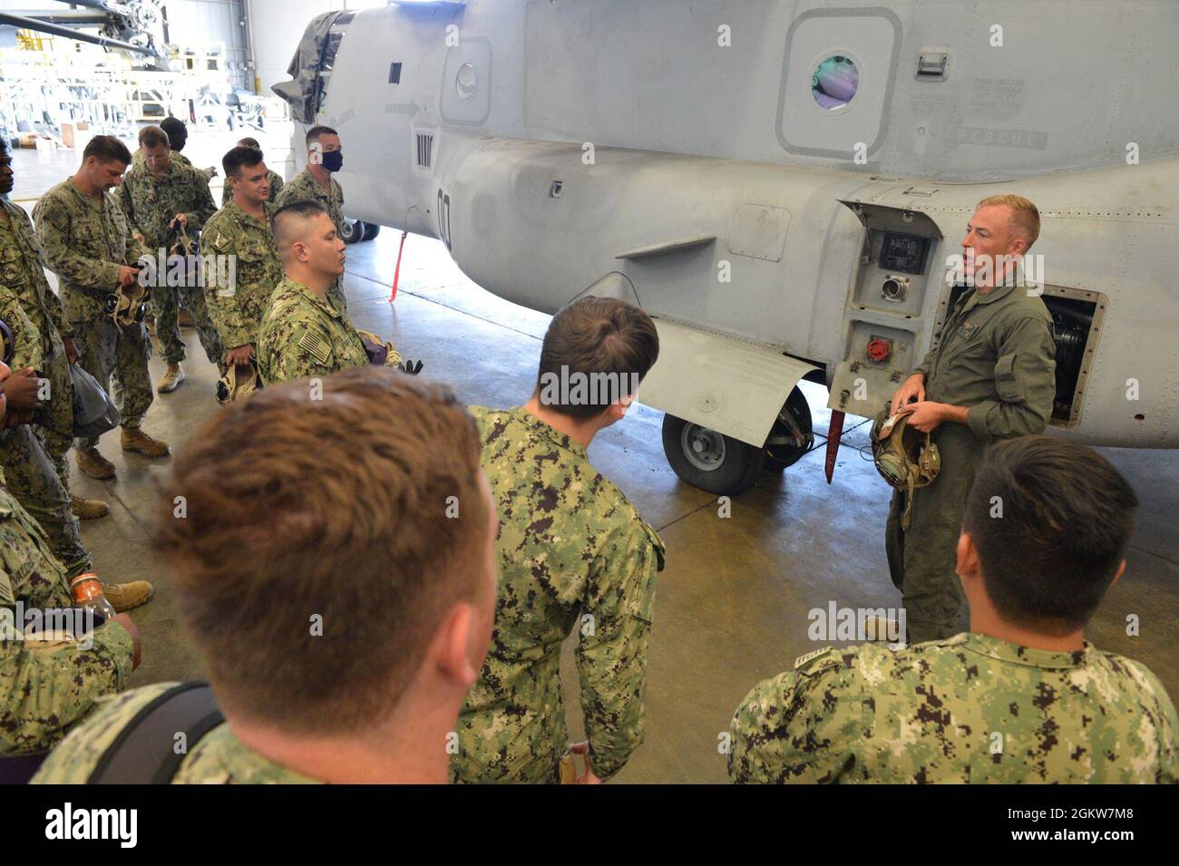 Sgt. Curtis Anglin from Marine Medium Tiltrotor Squadron (VMM) 774 ...