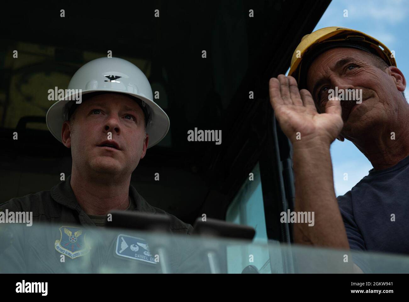 U.S. Air Force Col. Daniel Diehl, 509th Bomb Wing commander, learns how ...