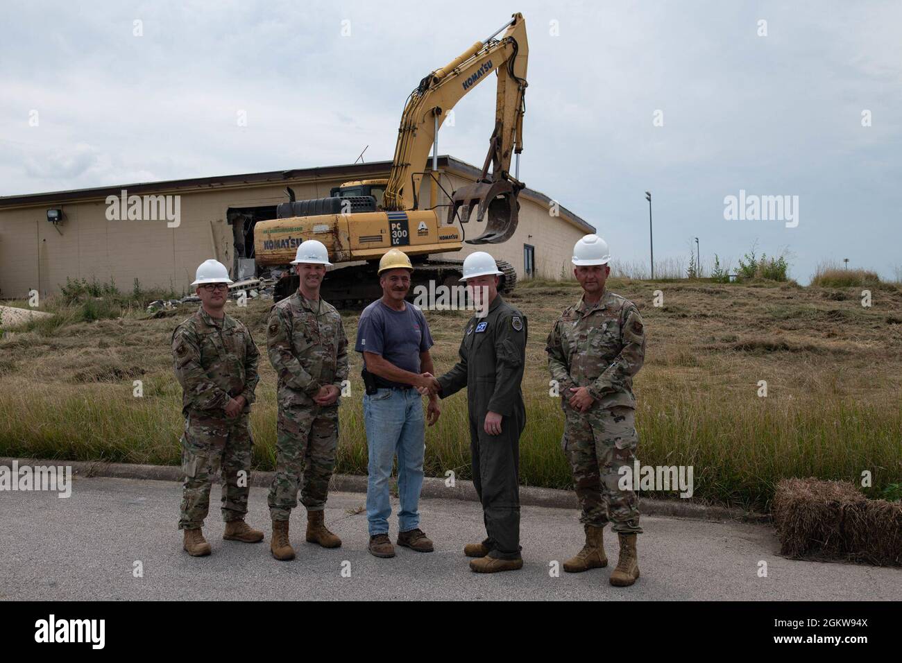 Service members and contracted construction workers taking part in the ...