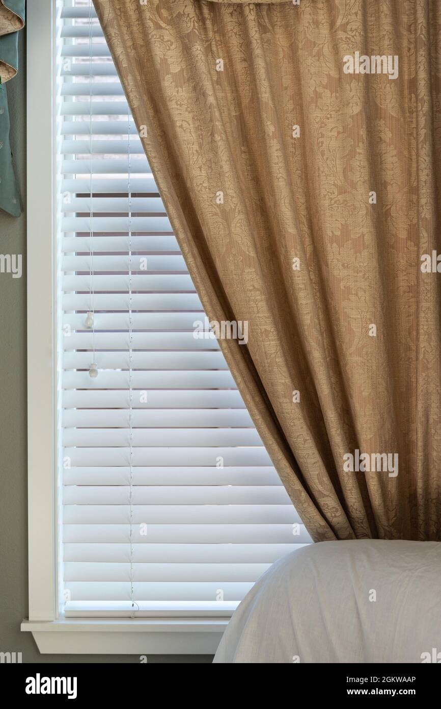 Fabric pattern on window hi-res stock photography and images - Alamy