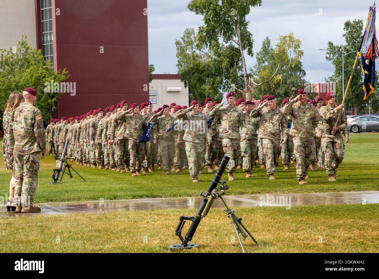 Paratroopers with 4th Infantry Brigade Combat Team (Airborne), 25th ...