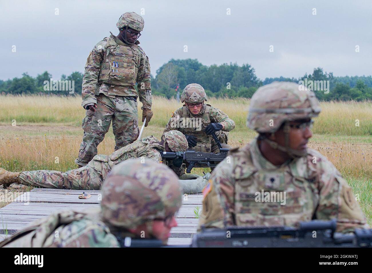 Soldiers assigned to Echo Company, 1-1 Attack Battalion qualify on the ...