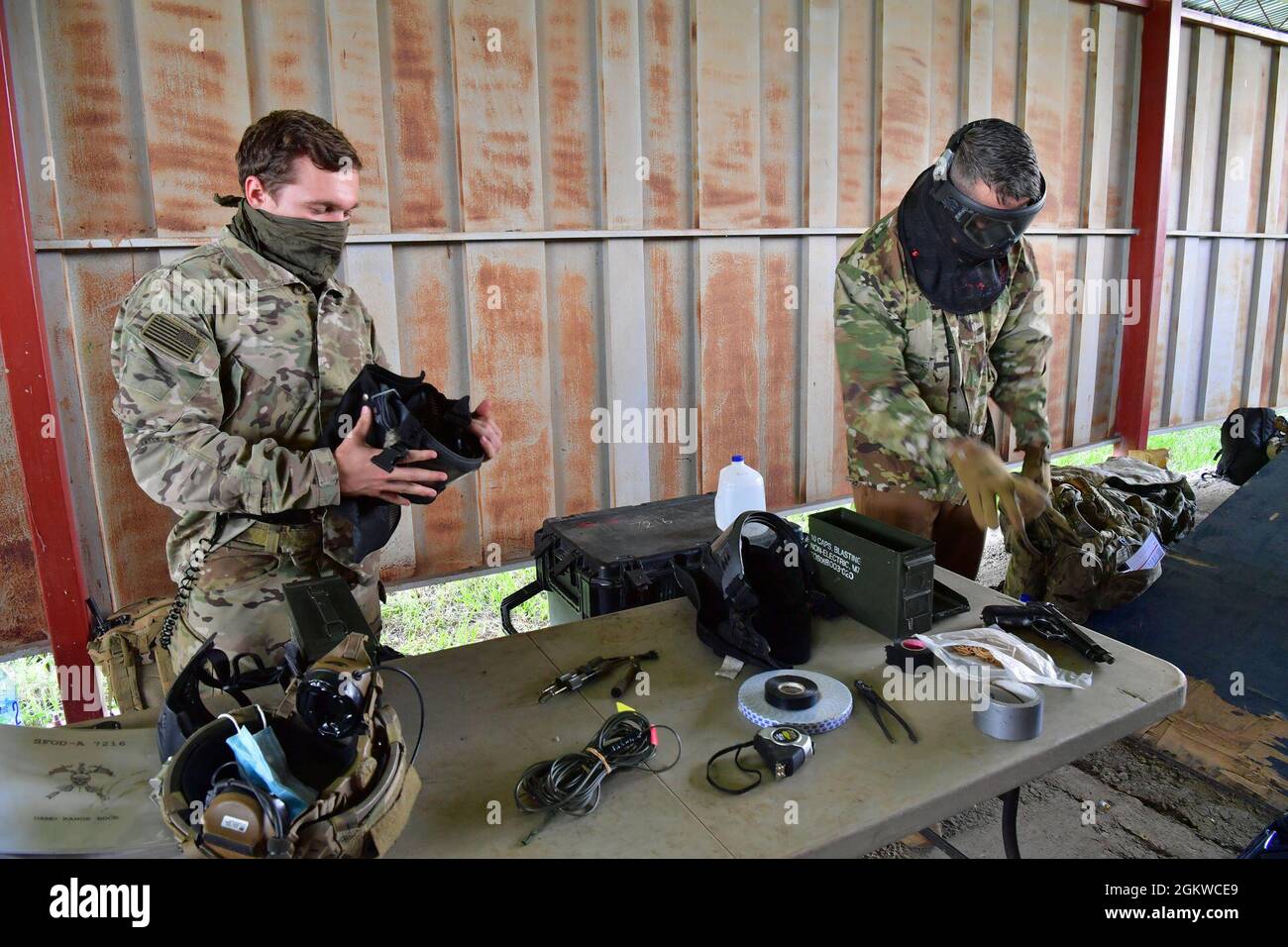 A U.S. Army soldier from the United States Army 7th Special Forces ...