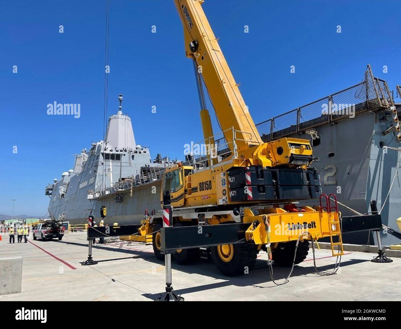 Crane support hi-res stock photography and images - Alamy