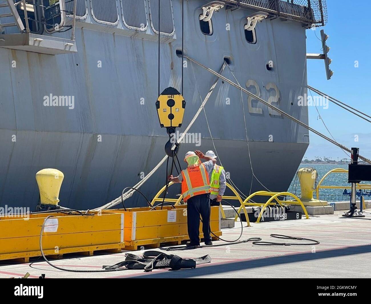 Rigger in Charge Steven King Was Preparing Rigging Gear for Lift Stock ...